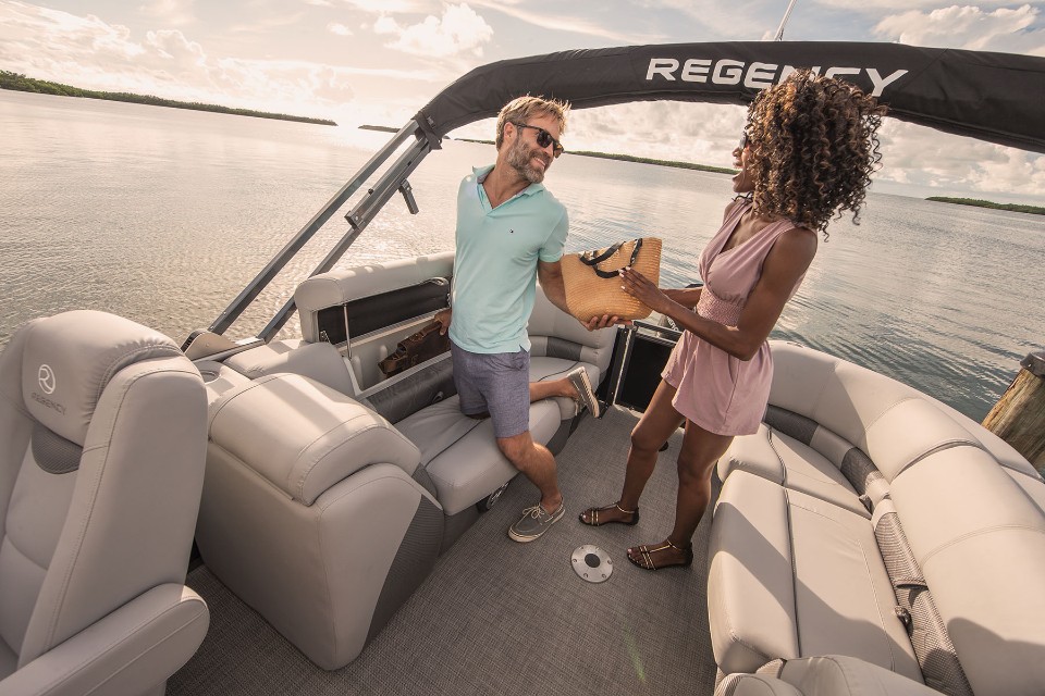 REGENCY Luxury Pontoon Boats