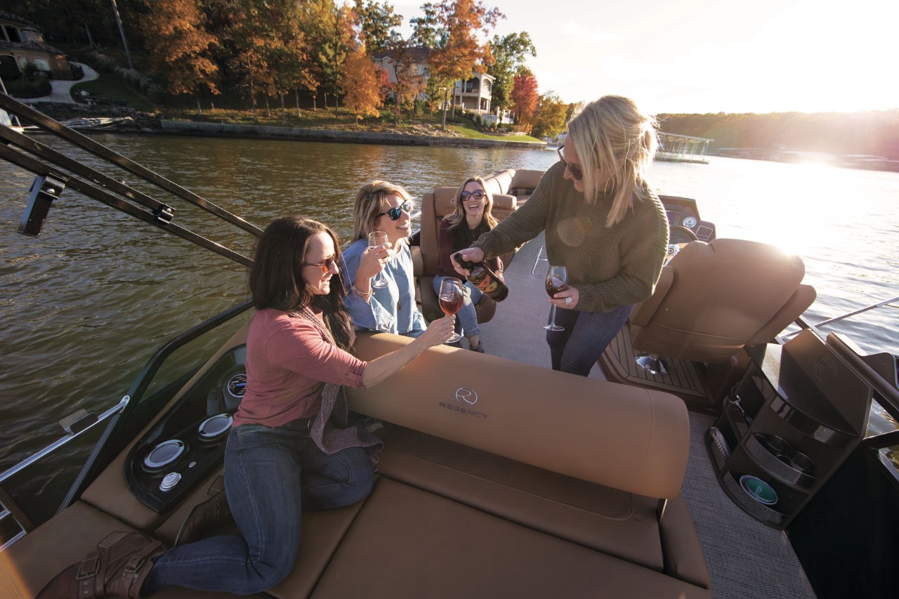 250 LE3 Sport - REGENCY Pontoon Boat