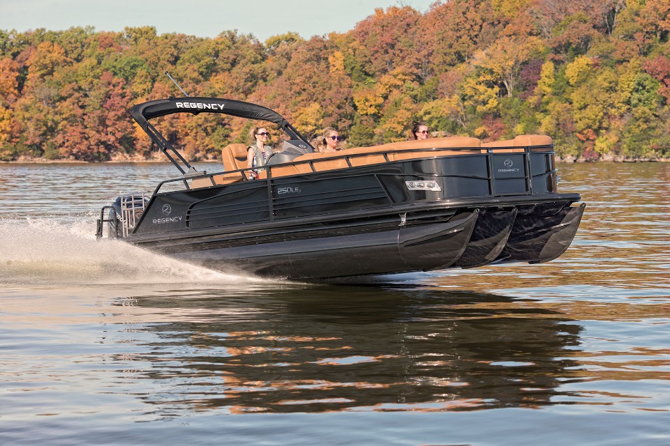 REGENCY Pontoon Performance