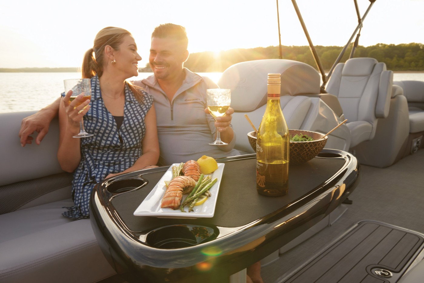 REGENCY Luxury Pontoon Boats